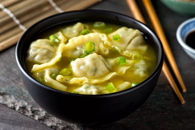 How many calories is Egg Drop Wonton Soup?