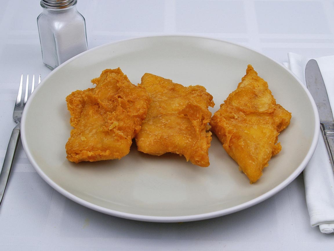 How many calories is in 3 pieces of breaded fish?