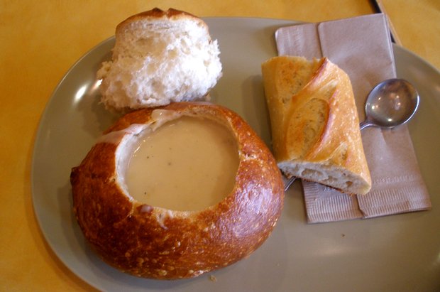 How many calories is Panera's Bread Bowl?