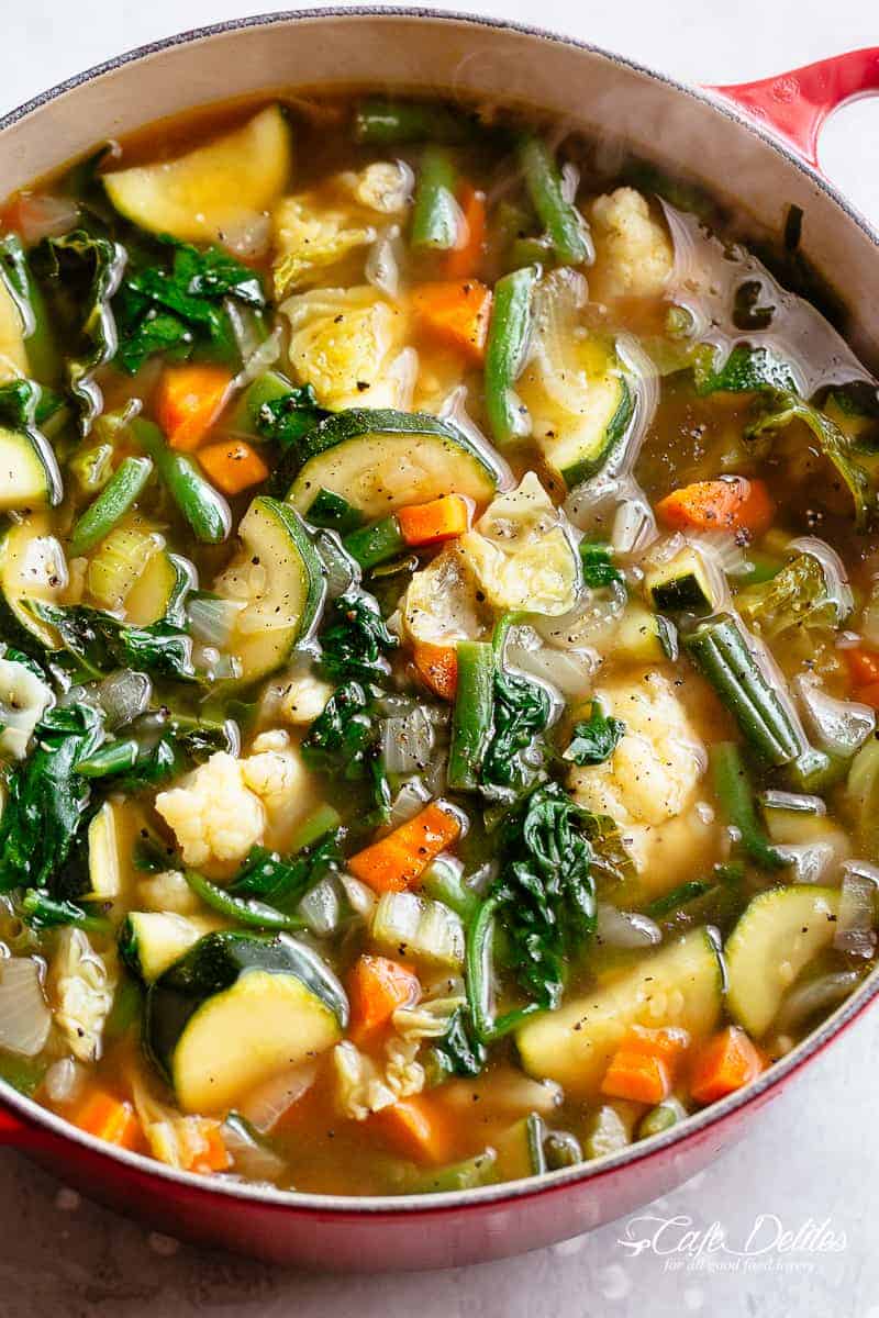 How many carbohydrates are in homemade vegetable soup?
