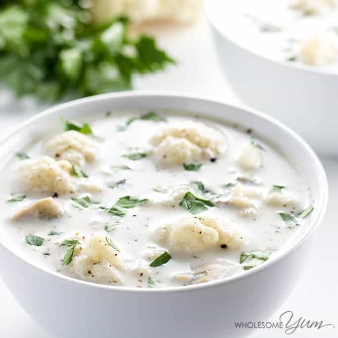 How many carbs are in creamy clam chowder?