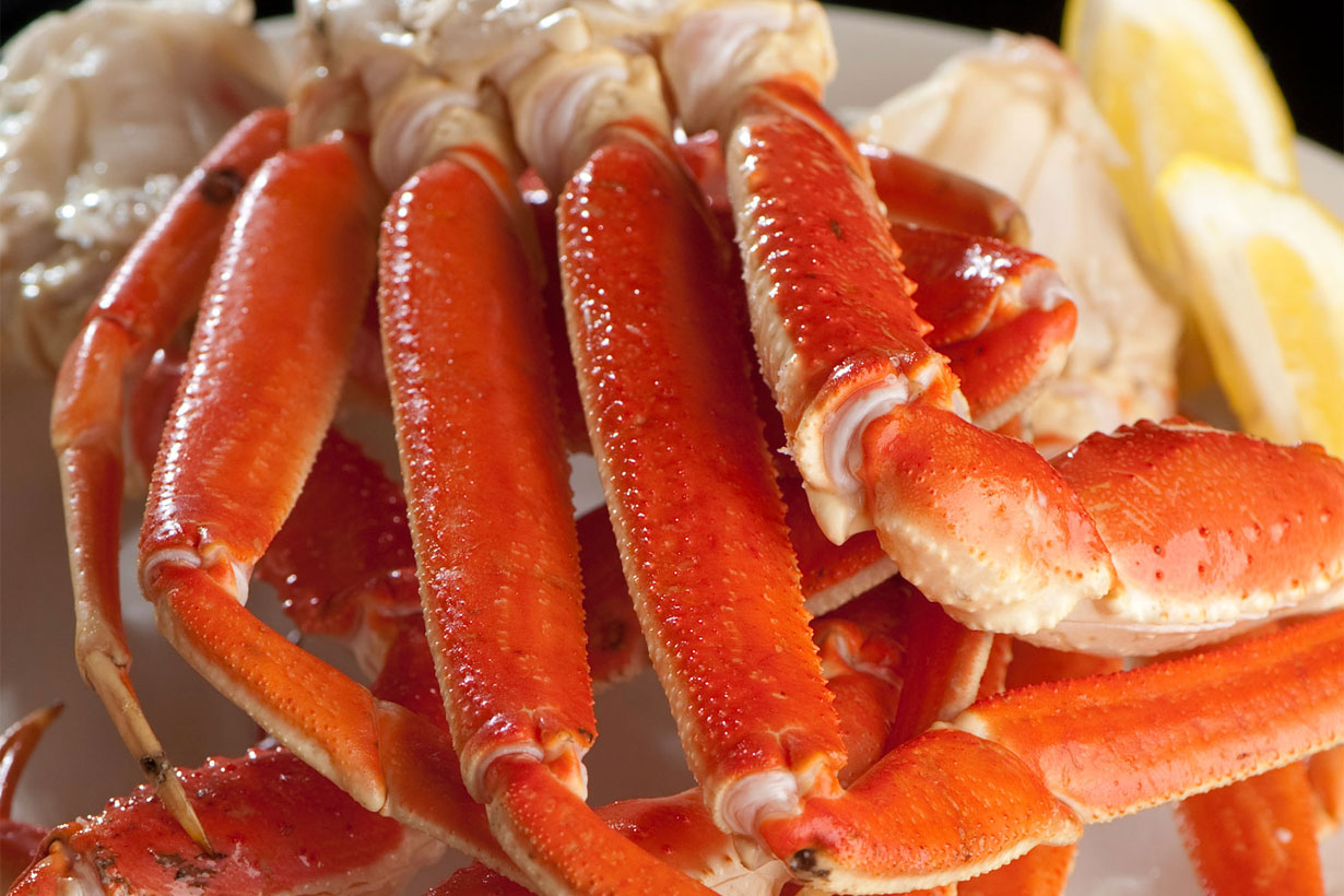 How many crab legs is 2 lbs?