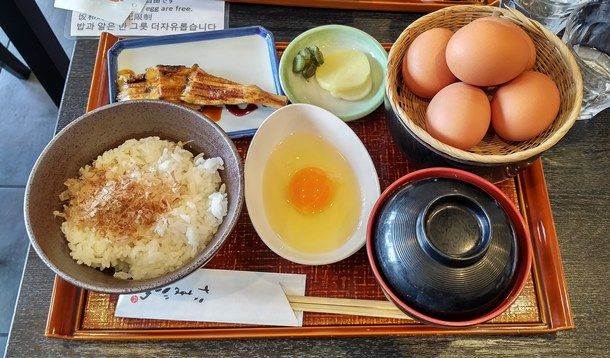 How many eggs a day do Japanese eat?