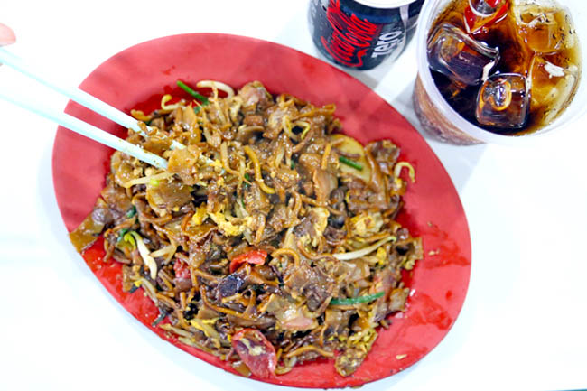 How many national dishes are there in Singapore?