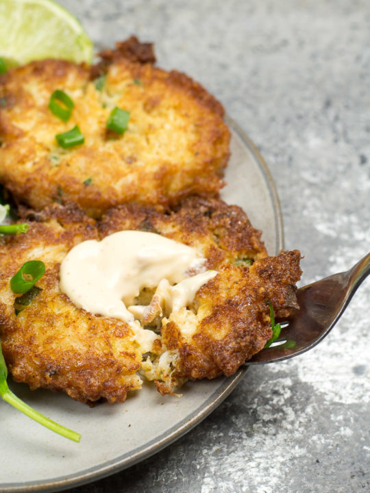 How many net carbs are in crab cakes?