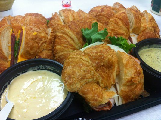 How many sandwiches are in a Costco croissant platter?