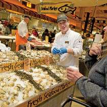 How much do STL make at Wegmans?