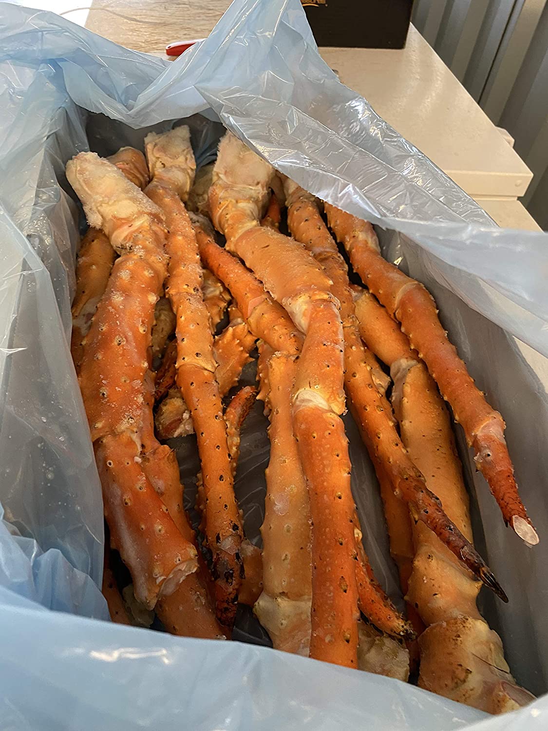 How much does 5 lbs of crab legs feed?