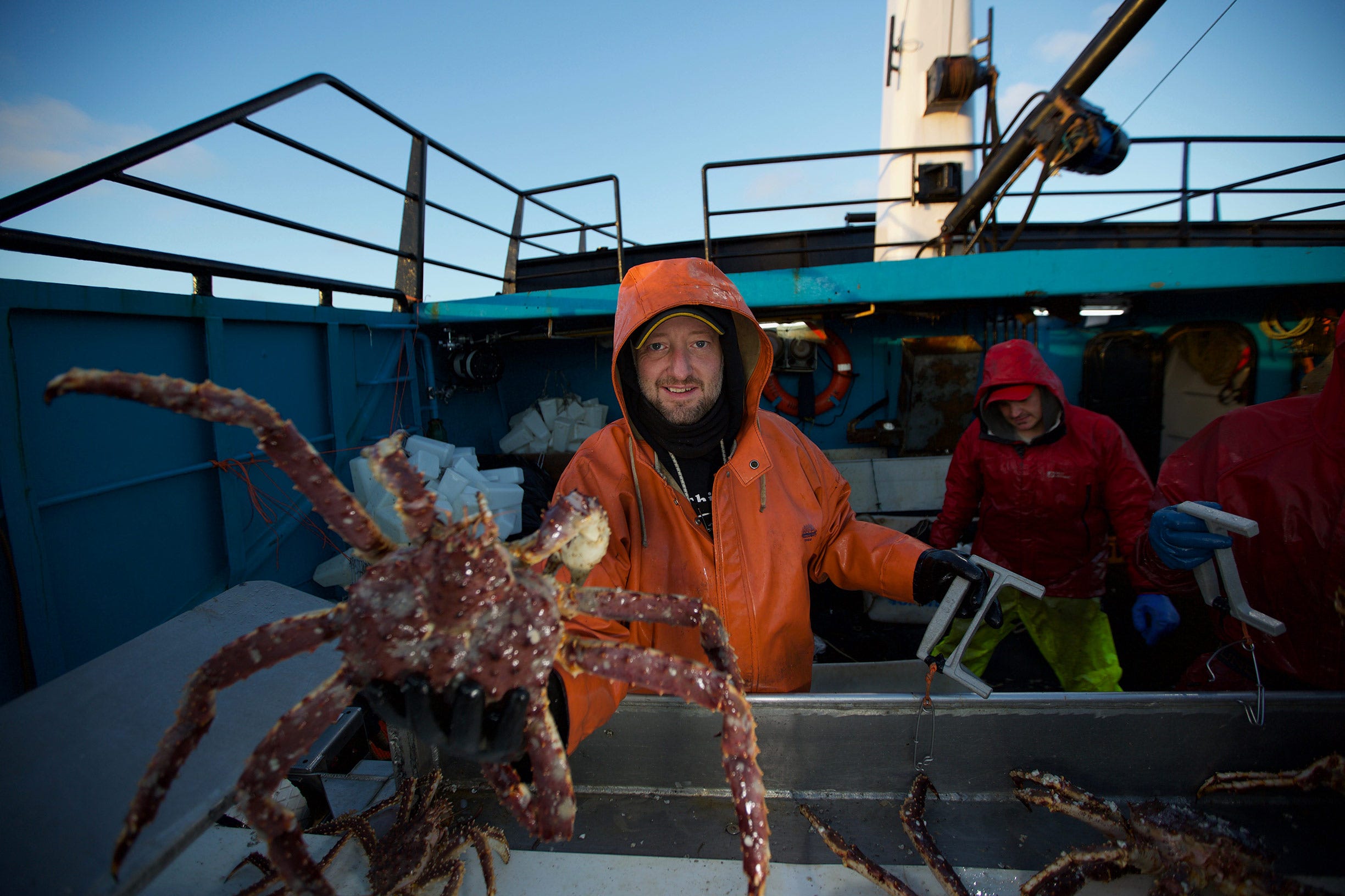 How much does a crab fisherman make in Alaska?