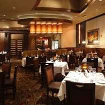 How much does a server assistant make at Ruth's Chris?
