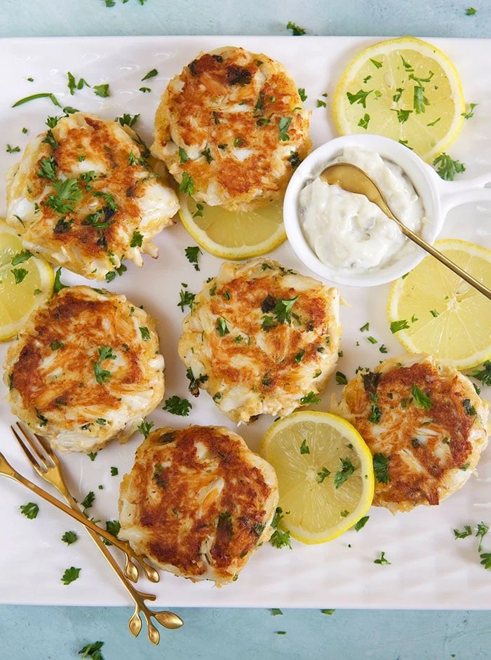 How much egg do you put in crab cakes?