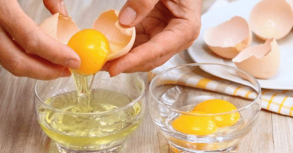 How much liquid does egg yolk thicken?