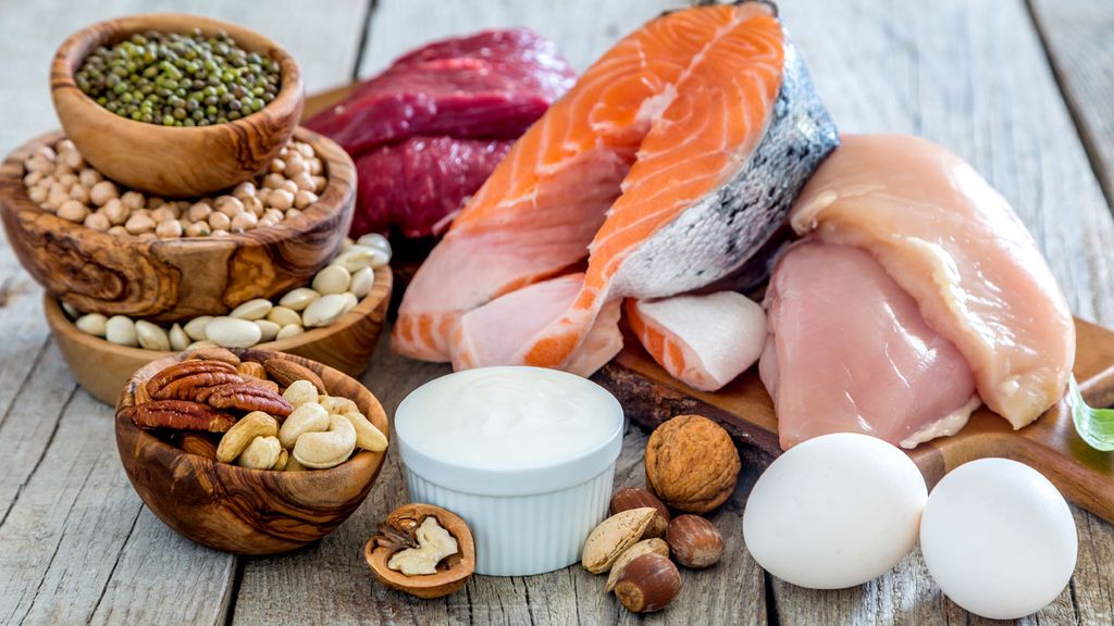 How much protein should a person with stage 4 kidney disease eat?