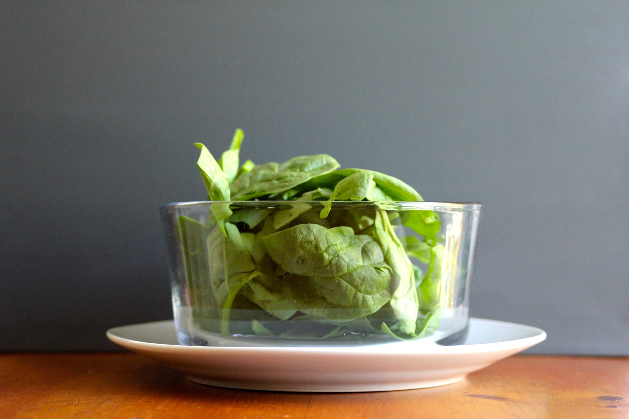 How much raw spinach is a serving?