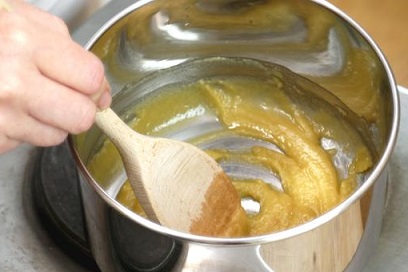 How much roux does it take to thicken a liquid?