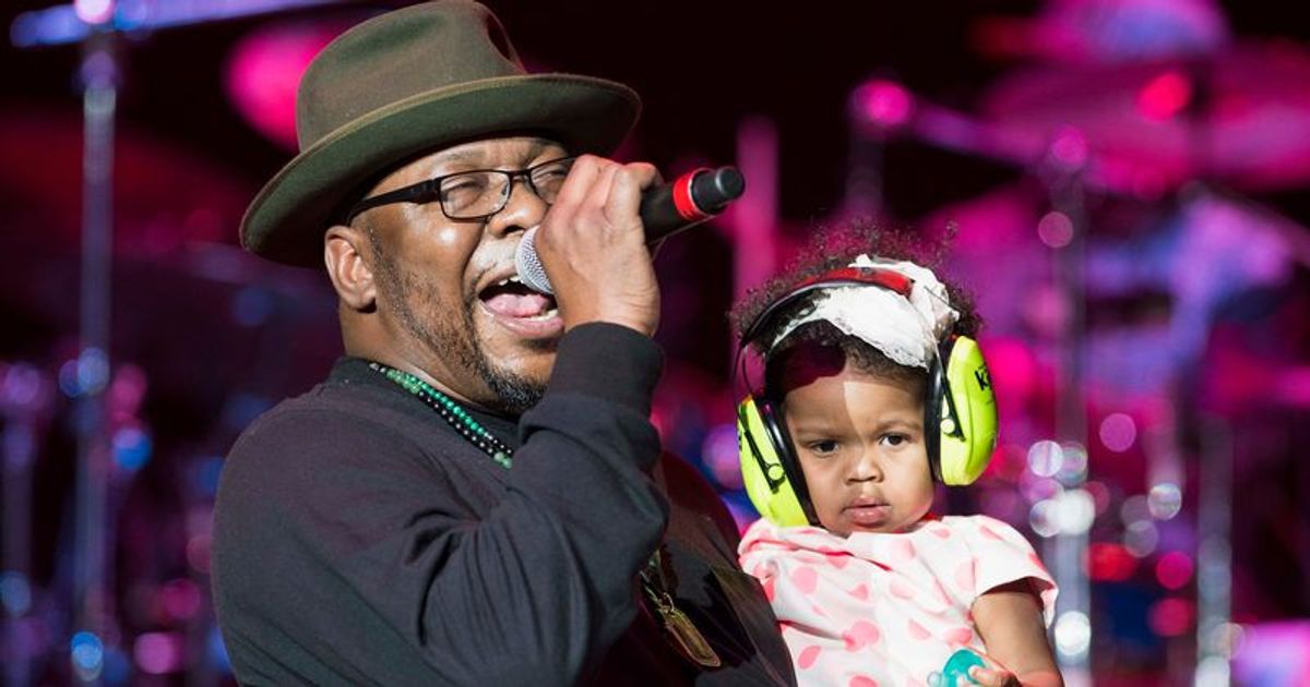 How old are Bobby Brown's children Landon and Bobbi Kristina?