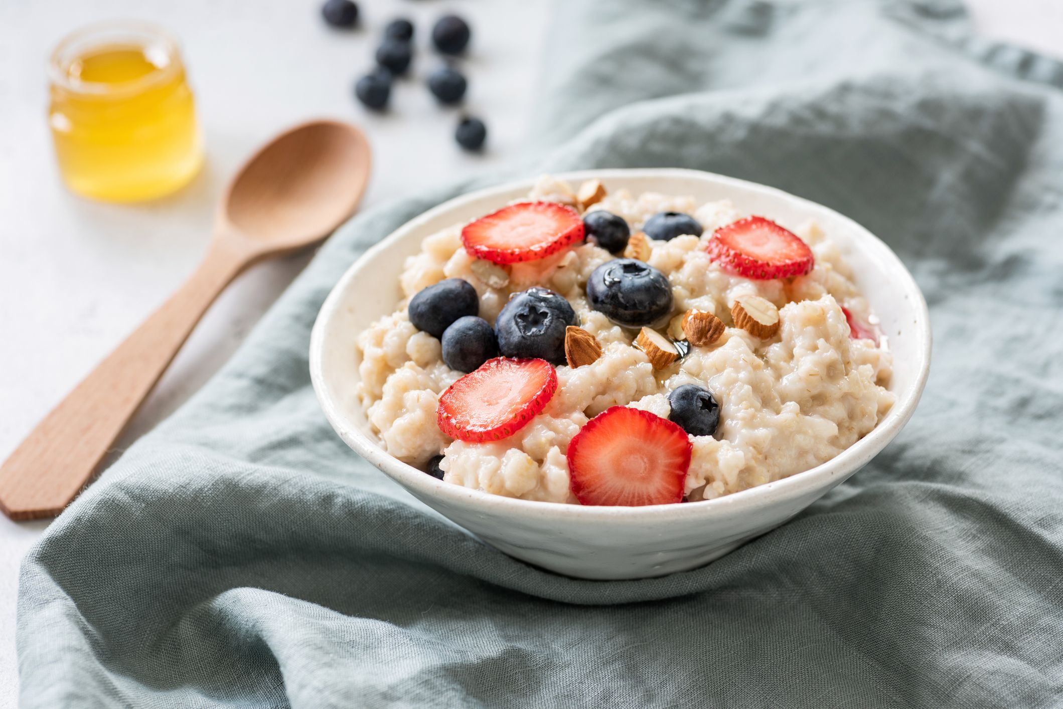 How should I eat my oatmeal to lose weight?