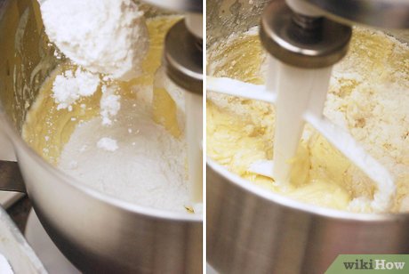 How to avoid flour lumps in cake batter?