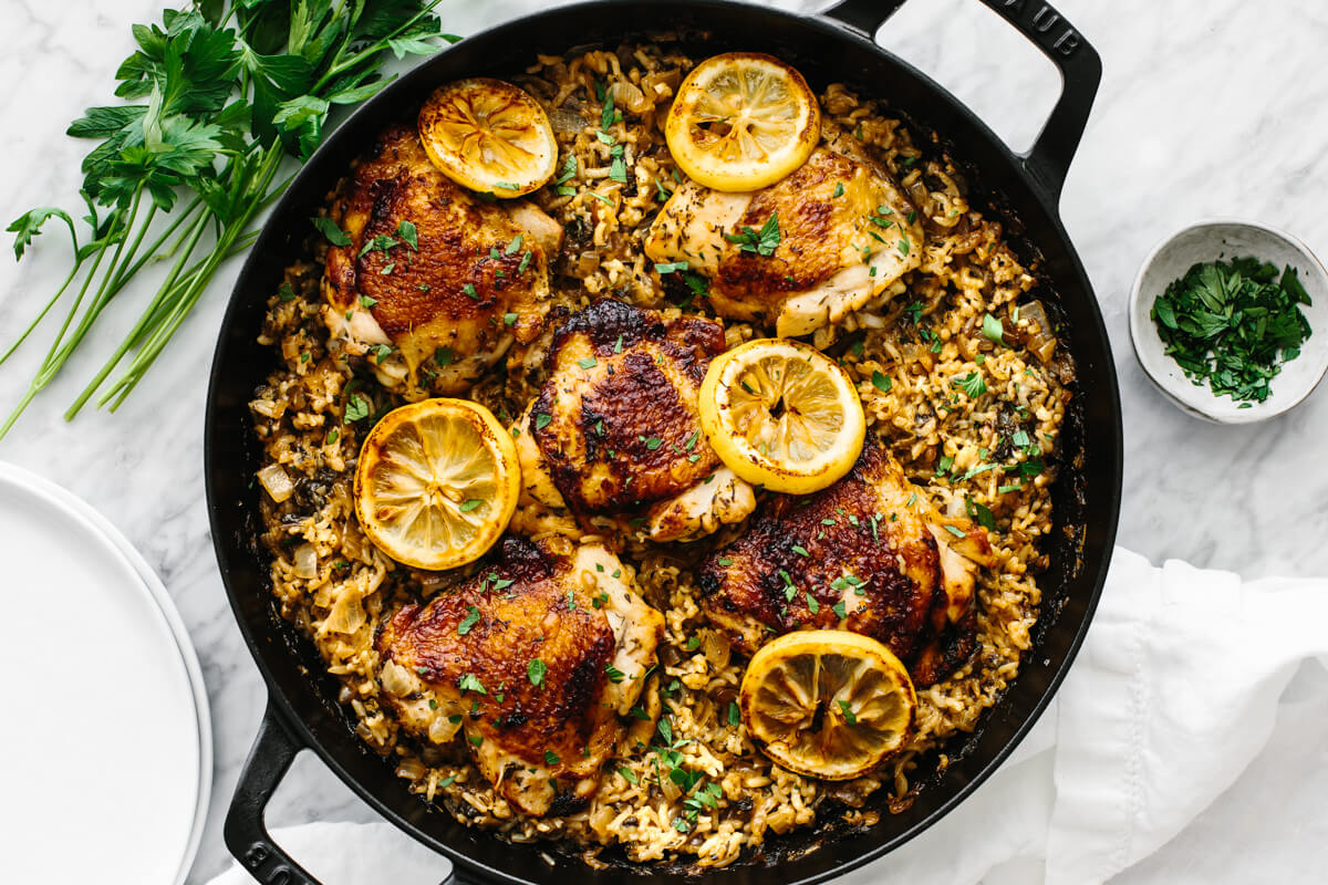 How to cook chicken and rice in a pan?