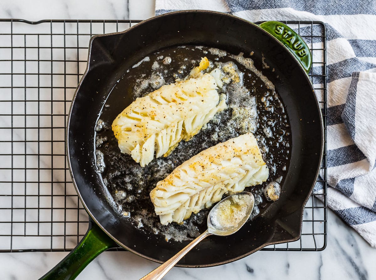 How to cook cod fillets in a cast iron skillet?