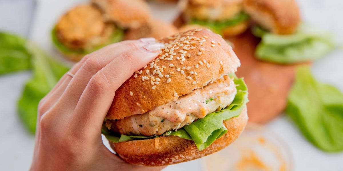 How to cook crab burgers?