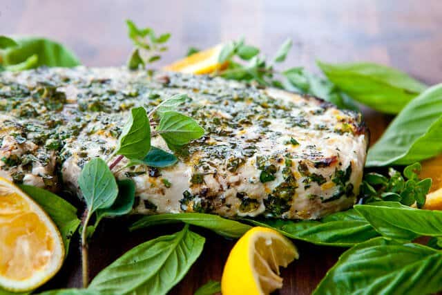 How to cook fish on the grill with herbs?