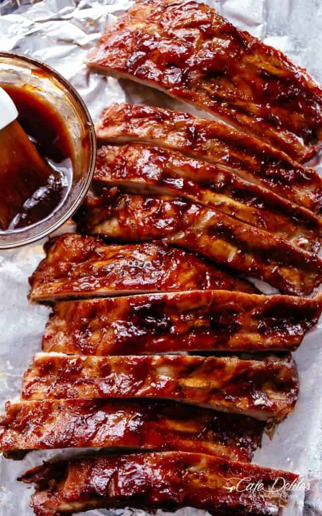 How to cook ribs in a crock pot with sauce?