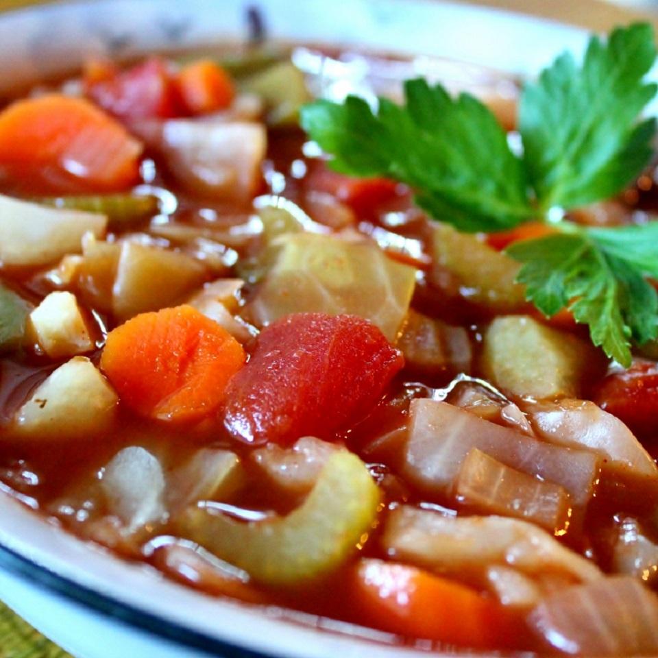 How to make cabbage fat burning soup?