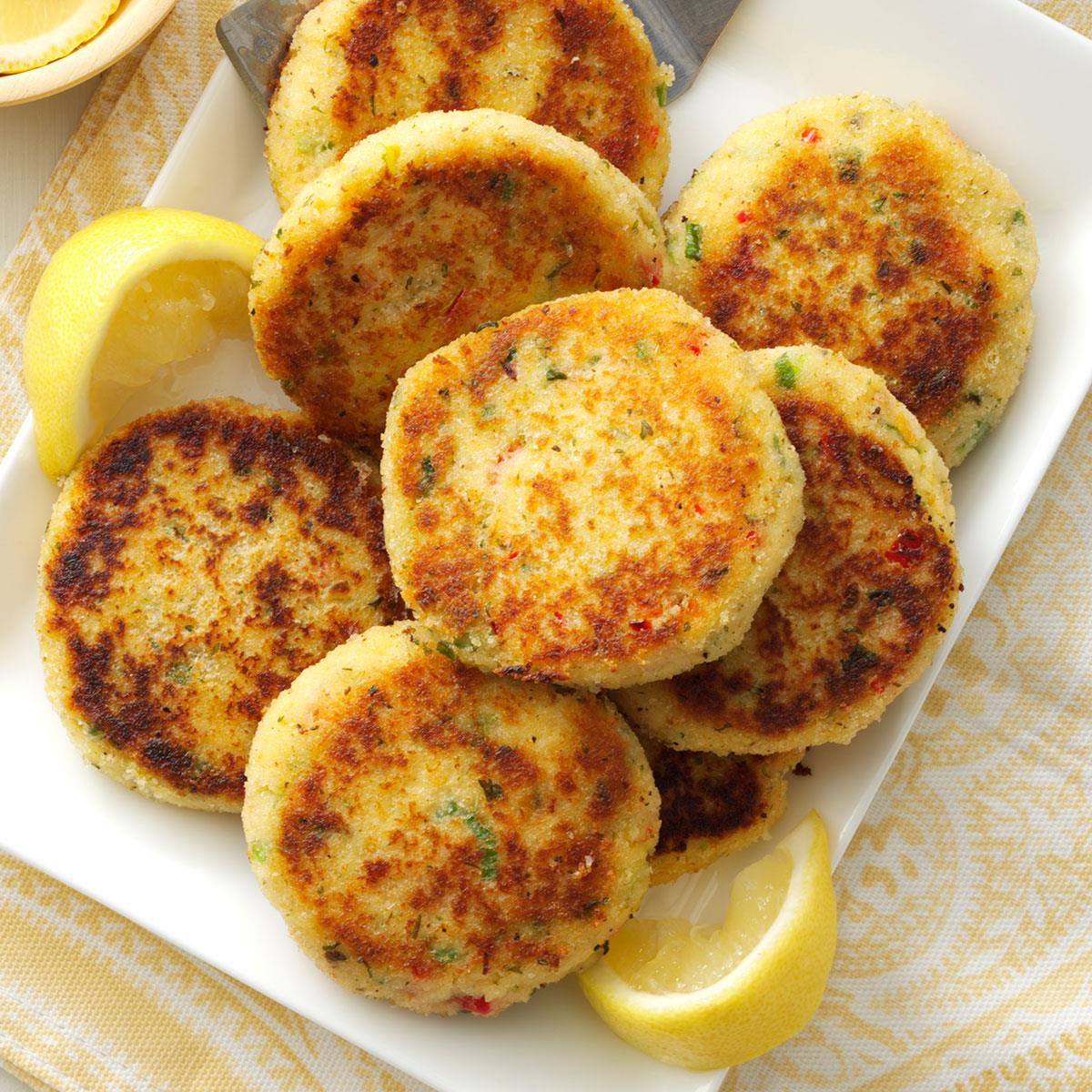 How to make crab cakes with canned crab meat?
