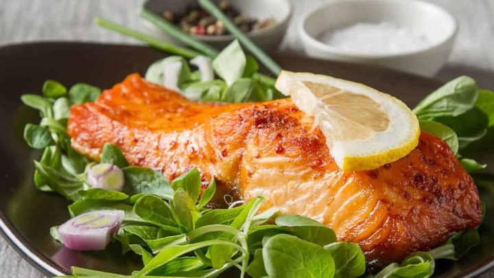 How to reheat salmon without it going bad?