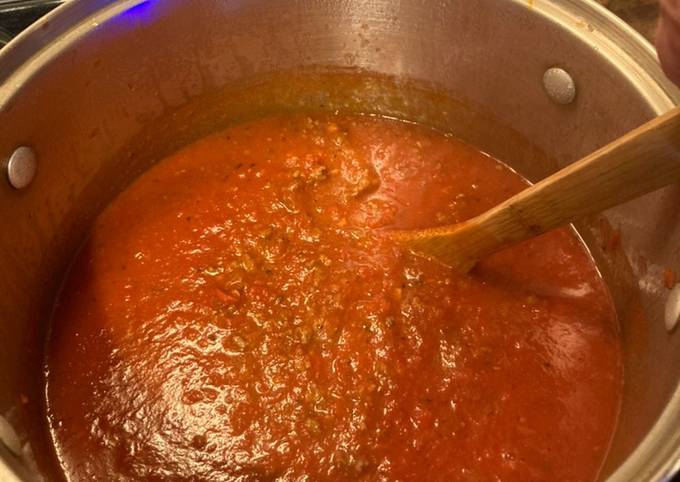 How to soften meat with tomato sauce?