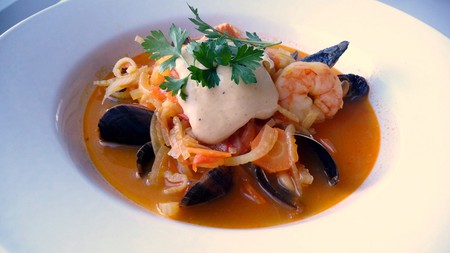 In what province of France does one eat bouillabaisse?