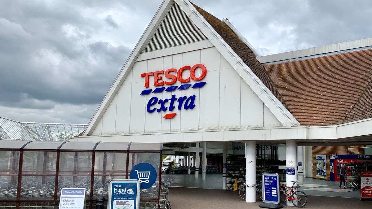 Is a Tesco superstore bigger than an extra?