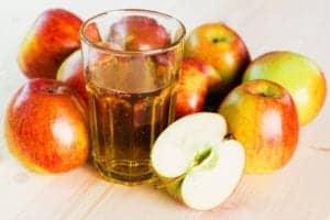 Is apple good for sore throat?