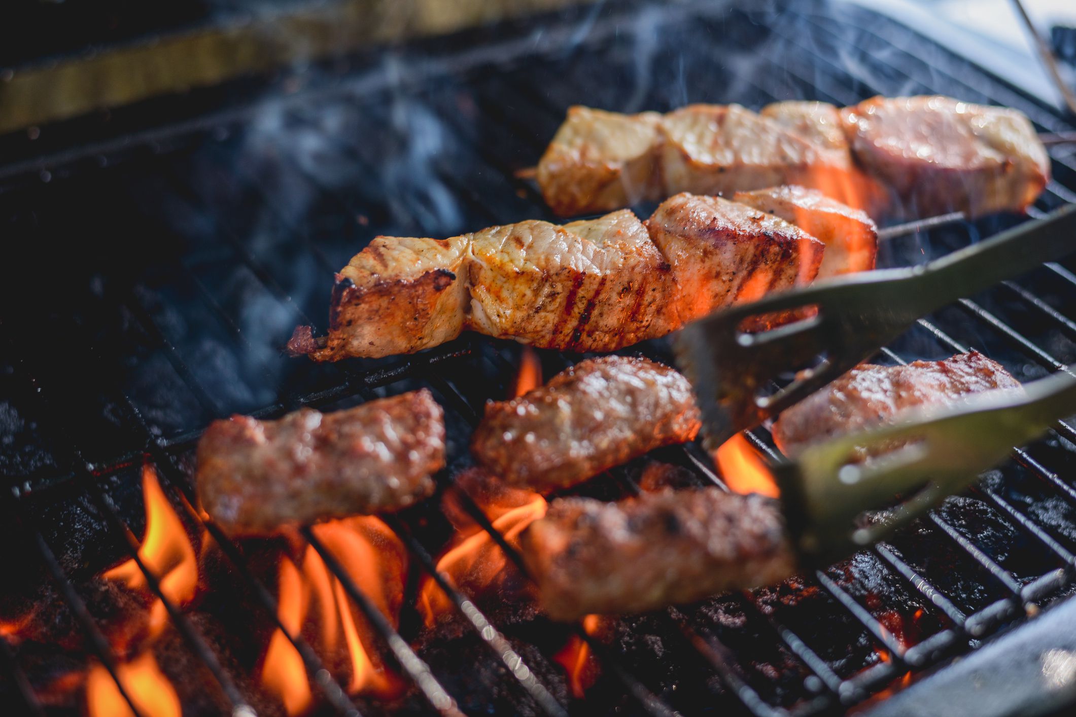 Is broiling and grilling the same?