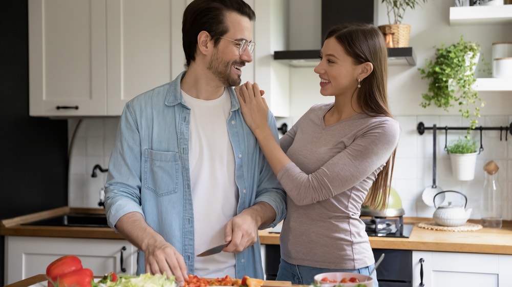 Is cooking together a good first date?