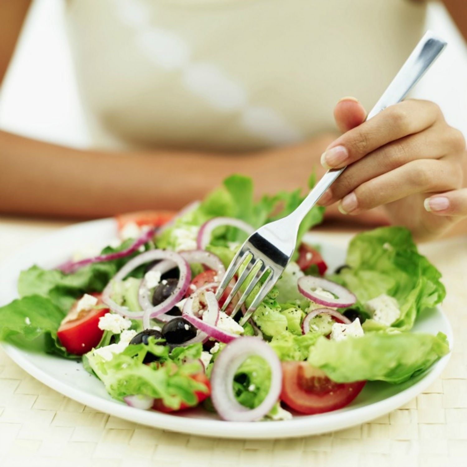 Is eating a salad healthier?