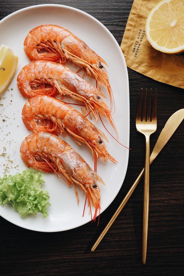 Is farm raised or wild caught shrimp better?