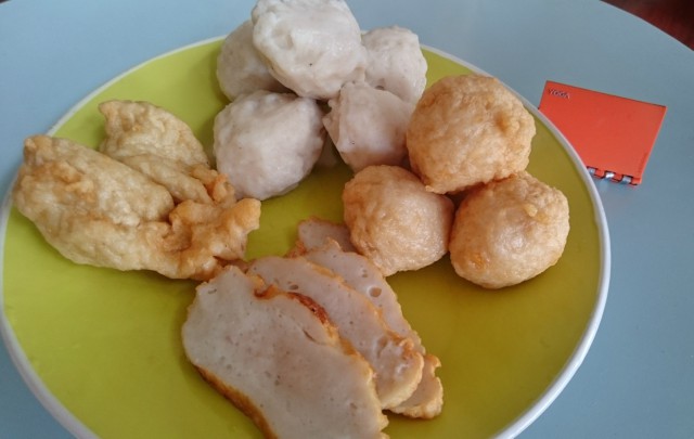 Is Fishball and fish cake the same?