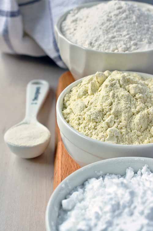 Is flour a good thickening agent?