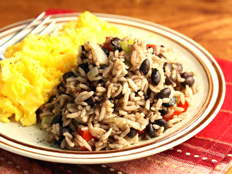 Is gallo pinto the national dish of Costa Rica?