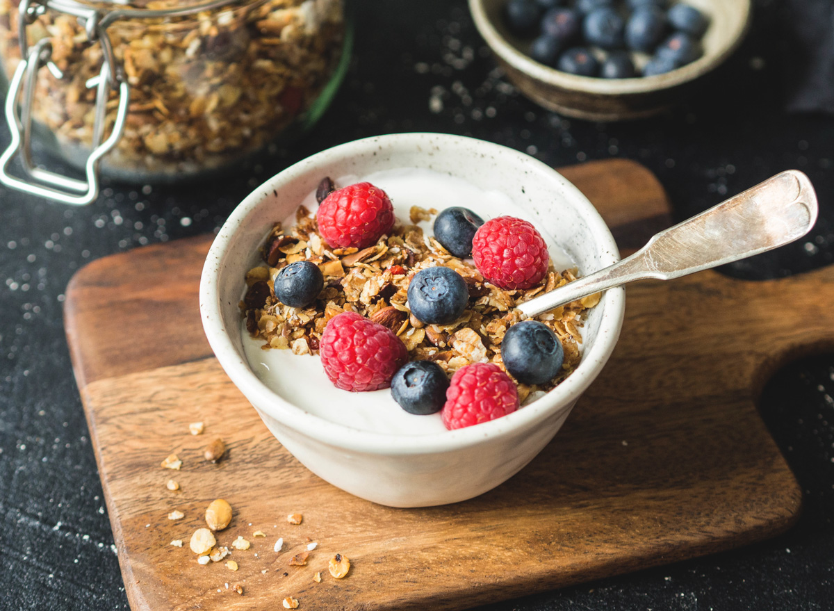 Is Greek yogurt and berries good for weight loss?