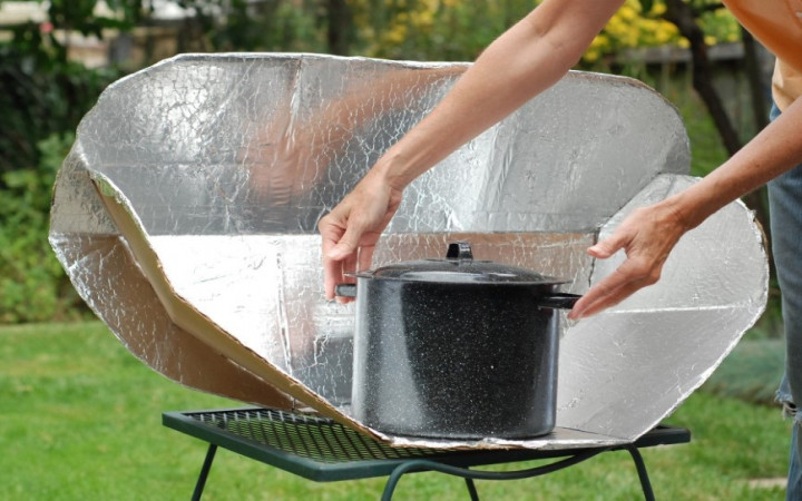 Is it bad to cook food with the sun?