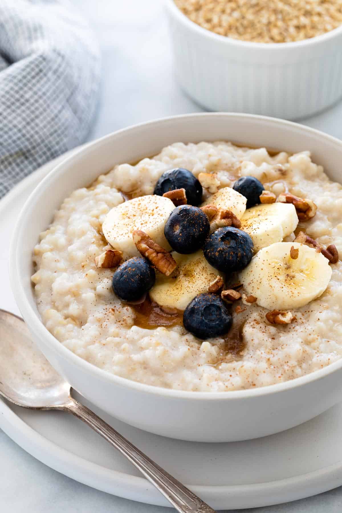 Is it better to cook oatmeal on the stove or microwave?