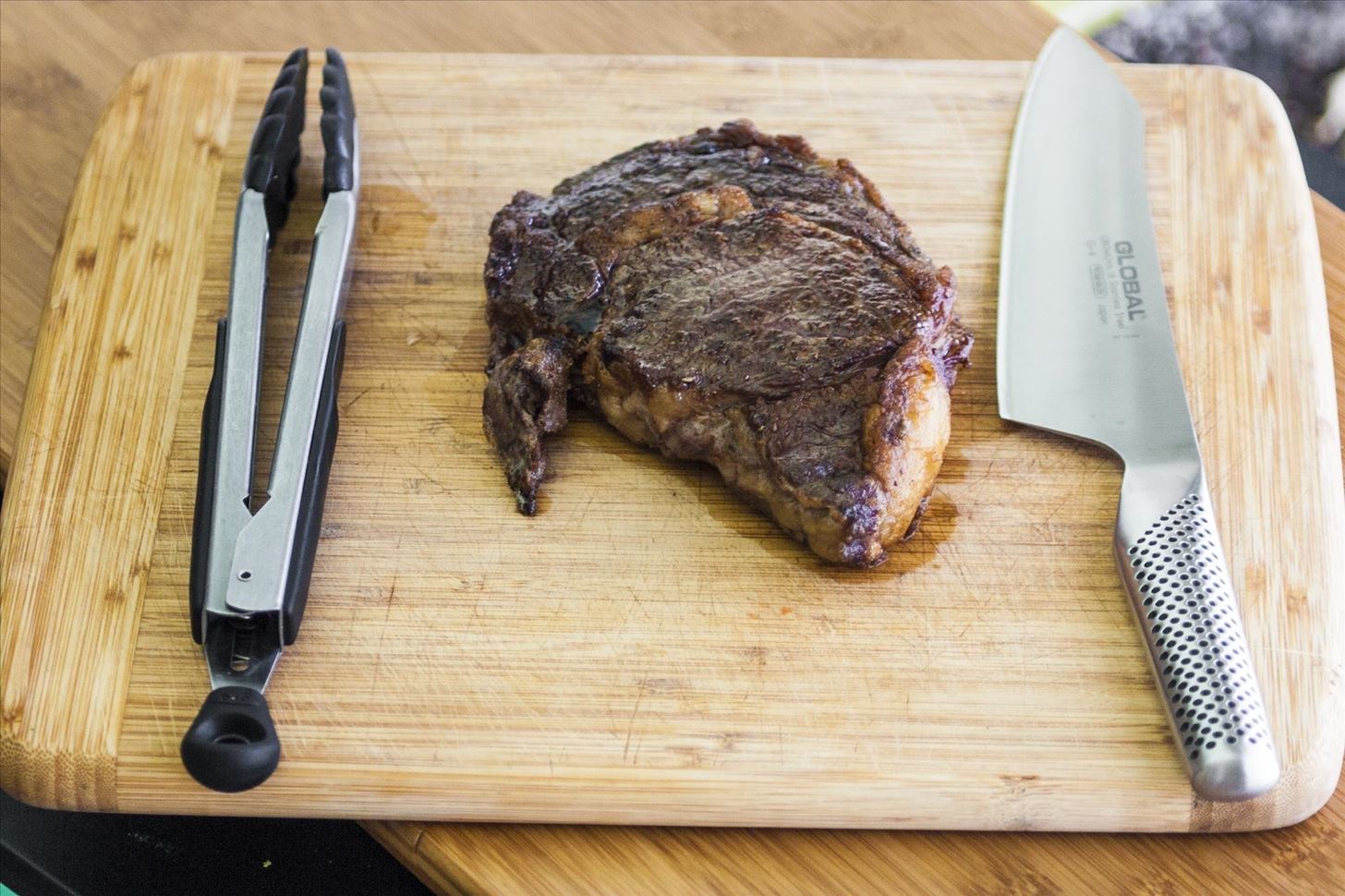 Is it better to cut meat before or after cooking?