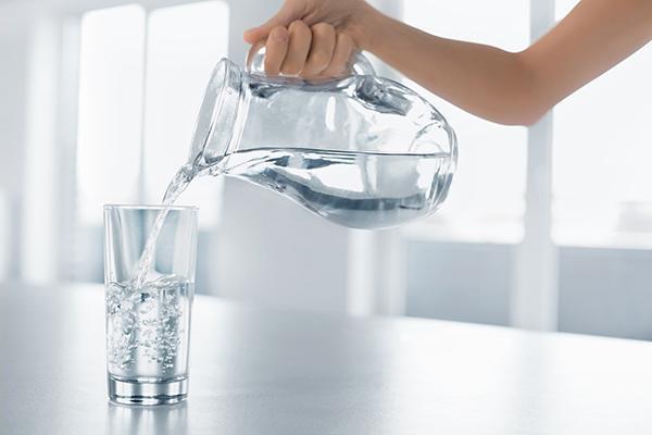 Is it better to drink water faster or slower?