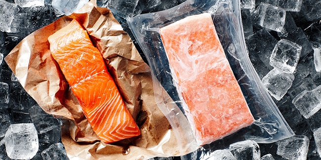 Is it better to freeze salmon cooked or raw?