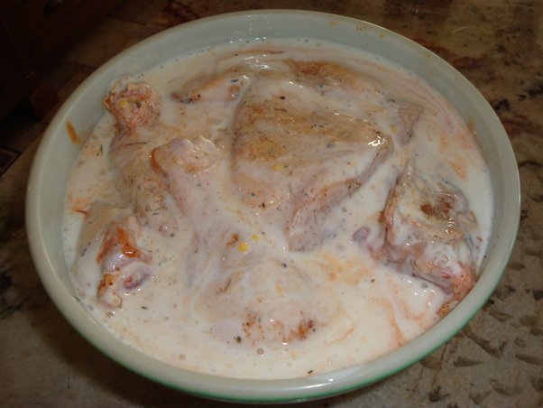 Is it better to marinate chicken in milk or buttermilk?