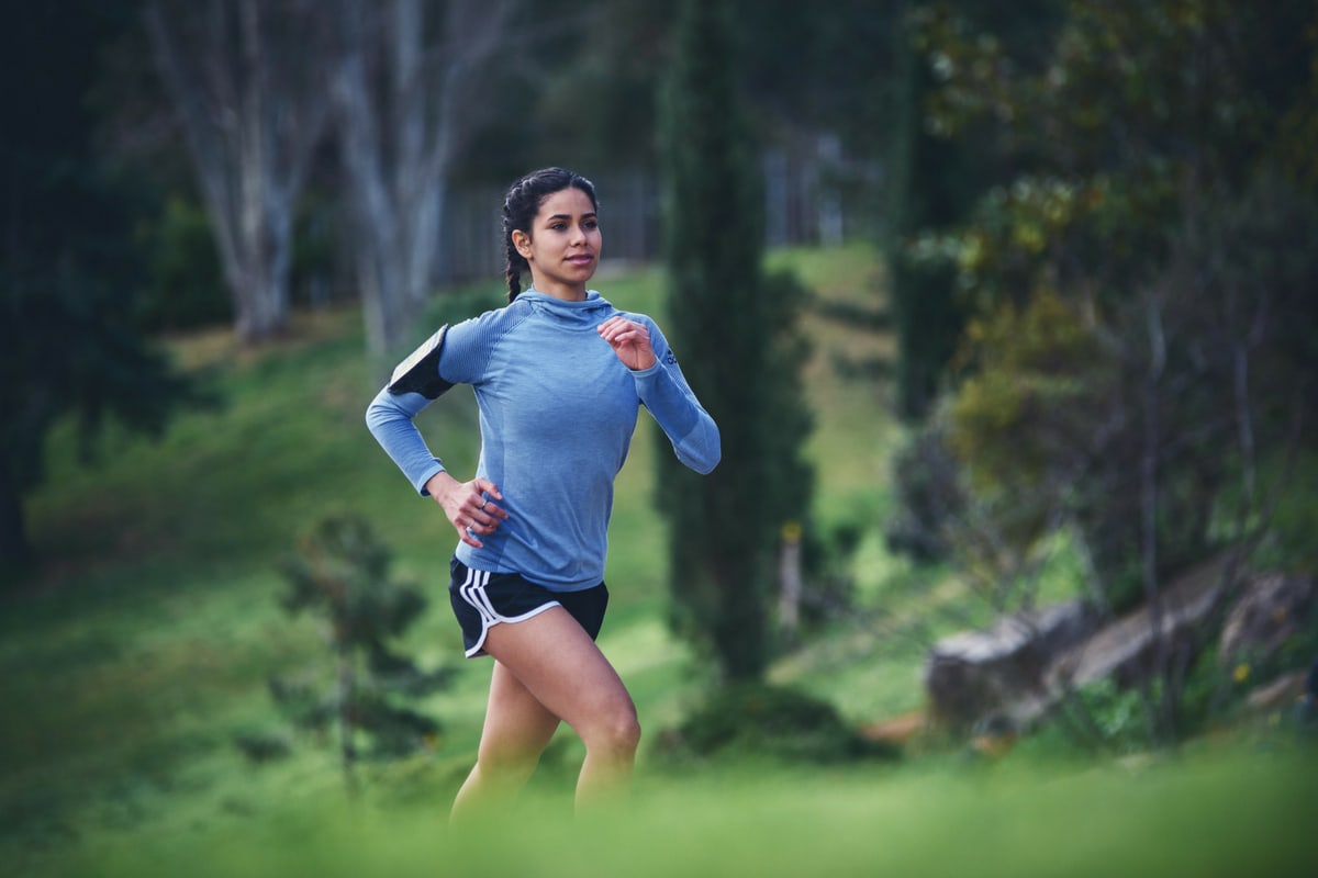 Is it better to run in the morning or evening to lose weight?