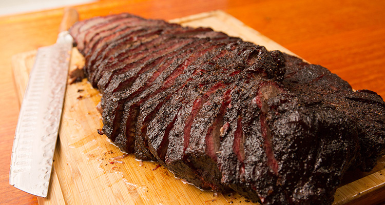 Is it better to slice brisket hot or cold?